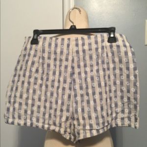 Flying Tomato | Shorts | Flying Tomato Check Shorts With White Daisy ...